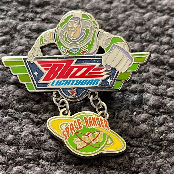 Disney | Jewelry | Disney Buzz Lightyear Space Ranger Pin Green Red ...